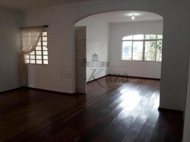 Casa Padrão em São José dos Campos