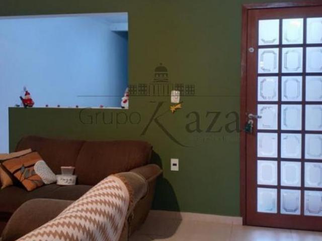 Casa Padrão em São José dos Campos