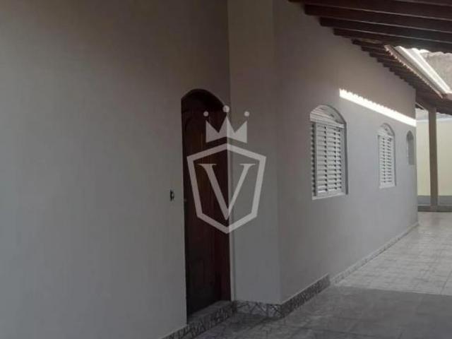Casa Padrão fora condomínio em Jundiaí