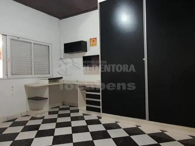 Casa Padrão para Locação ou Venda com 02 Dormitórios no bairro Parque das Aroeiras II