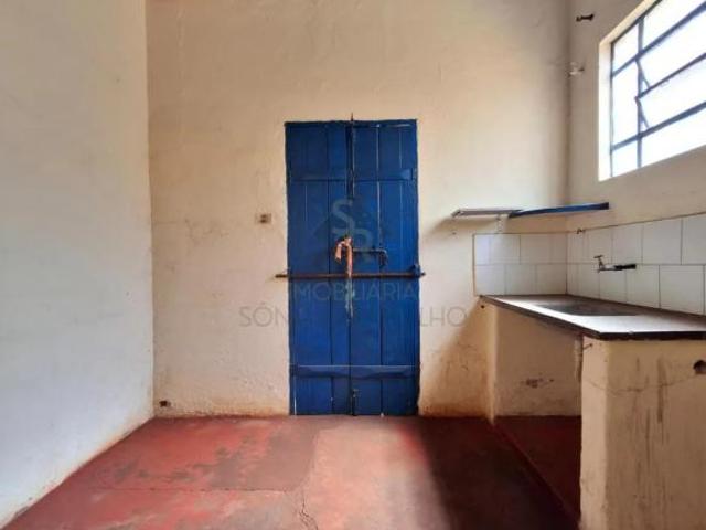 Casa Padrão para Venda no Bairro Vila Tibério, em Ribeirão Preto