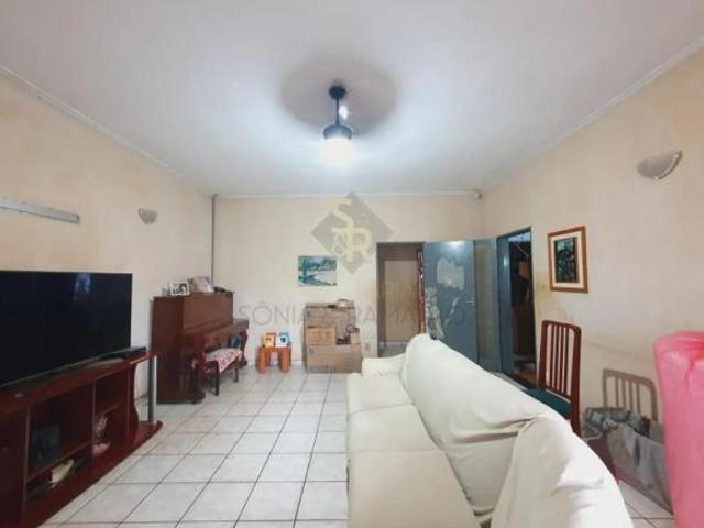 Casa padrão para Venda no Bairro Sumarezinho, em Ribeirão Preto