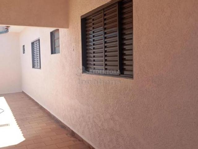 Casa Padrão para Venda com 02 Dormitórios no bairro Solo Sagrado I