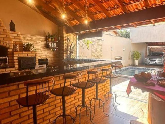 Casa Padrão para Venda com 02 Dormitórios no bairro Residencial Mirante