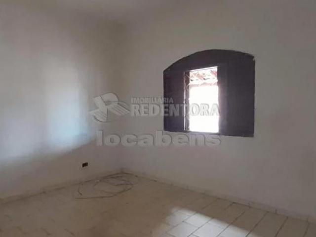 Casa Padrão para Venda com 2 Dormitórios no bairro Jardim Castelinho