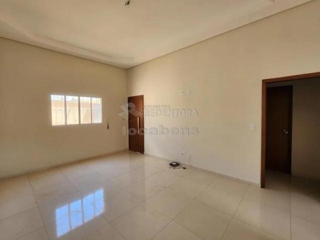 Casa / Padrão Parque das Amoras II para locação com 02 Dormitórios