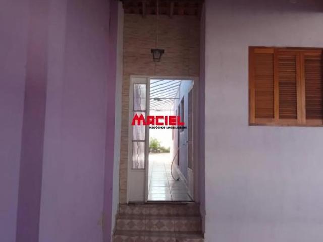 CASA PADRÃO RES. SÃO FRANCISCO 3 DORM. C/ST R$ 550.000,00