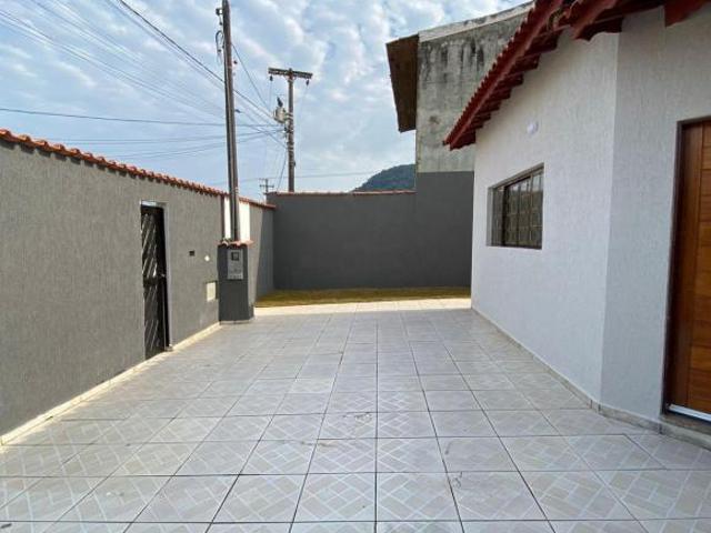 Casa Padrão á Venda em Mongaguá 100 metros do MAR
