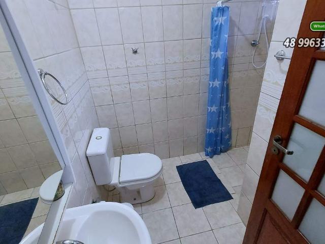 Casa para 08 pessoas, próximo ao mar, em condominio fechado