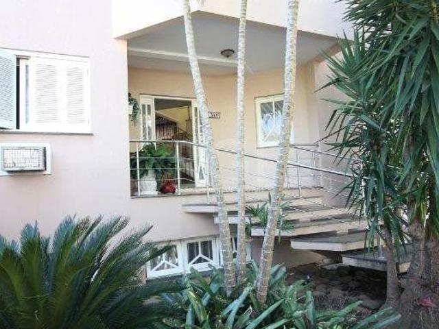 Casa para comprar com 4 dormitórios, 330m² Chácara das Pedras Porto Alegre