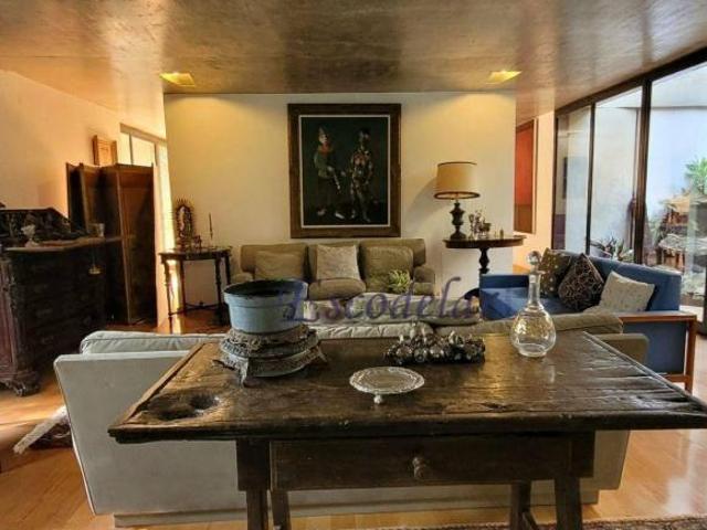 Casa para comprar com 5 quartos 3 suítes, 4 salas, elevador, varanda, muito verde Cidade Jardim