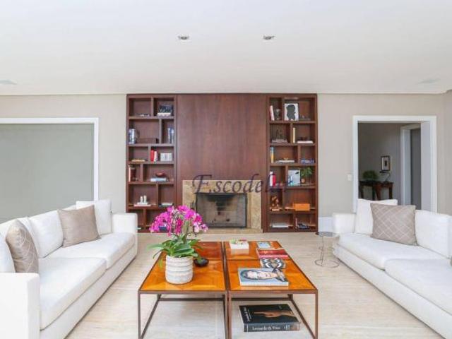 Casa para comprar com 5 suítes, gourmet, 10 vagas, sauna, 1.057m² Cidade Jardim, São Paulo / SP