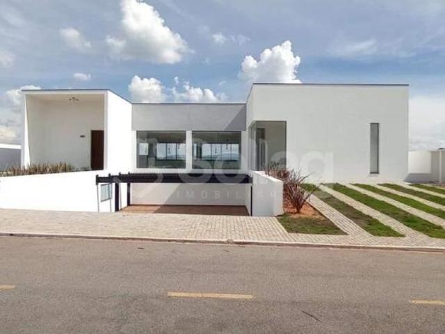 Casa para comprar em Louveira no condominio Delle Stelle, interior de São Paulo