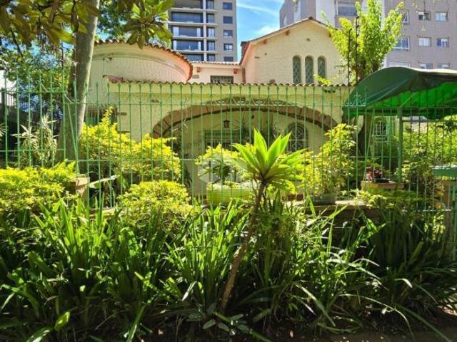 Casa para comprar no Petrópolis com 4 dormitórios 1 suíte