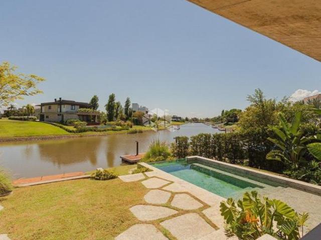 Casa para comprar no Ponta da Figueira com 4 suítes