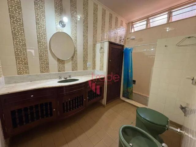 Casa para Comprar ou Alugar de 03 Quartos no Bairro Alto da Boa Vista em Ribeirão Preto com Piscina
