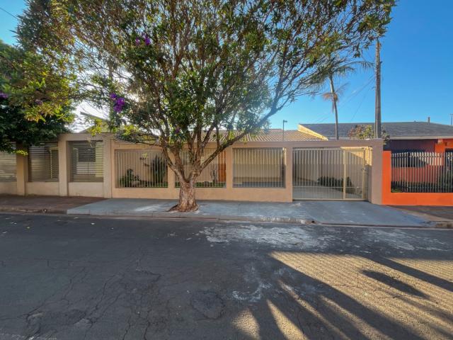 Casa para alugar na região central com 3 quartos