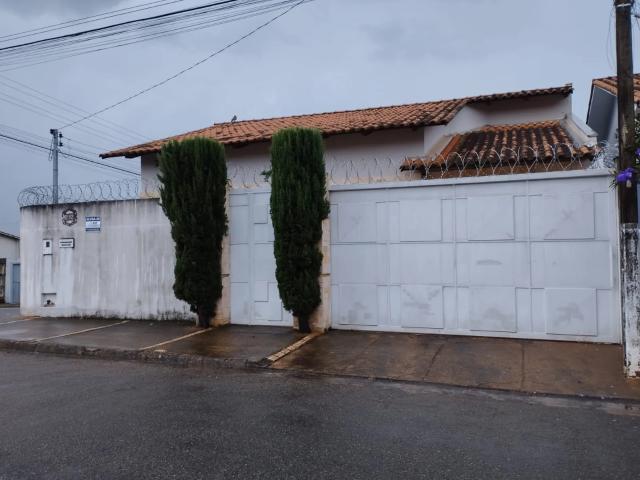 Casa para alugar no bairro Parque das Mangueiras