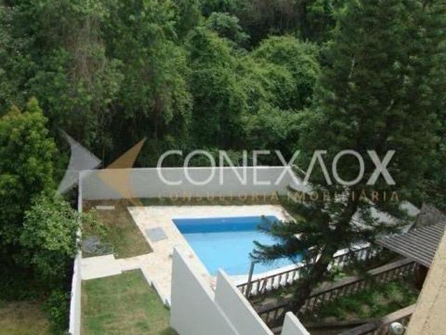 Casa para alugar no San Conrado com 3 suítes e piscina