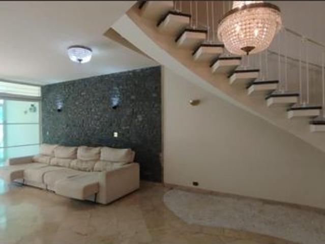 Casa para alugar com 400m², 3 quartos e 4 vagas