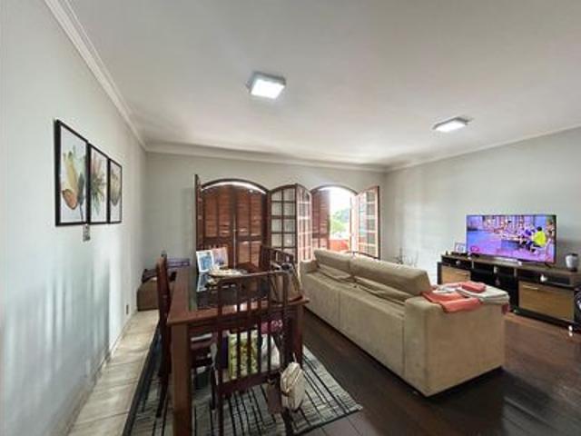 Casa para alugar com 400m², 4 quartos e 3 vagas