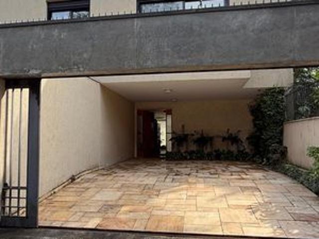 Casa para alugar com 400m², 5 quartos e 2 vagas