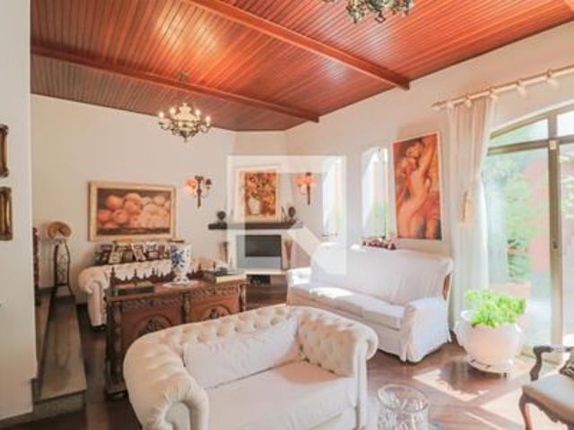 Casa para alugar com 400m², 5 quartos e 4 vagas