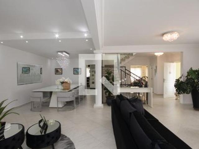 Casa para alugar com 400m², 5 quartos e 8 vagas