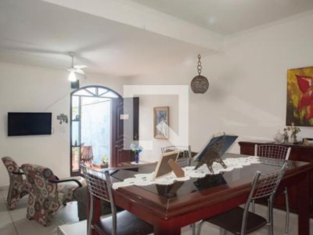 Casa para alugar com 400m², 6 quartos e 3 vagas