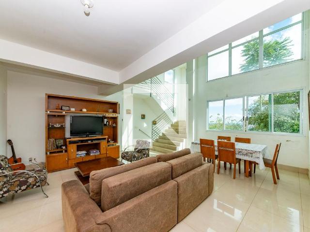 Casa para alugar com 404m², 3 quartos e 5 vagas