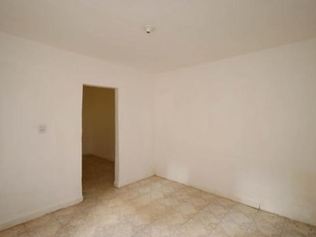 Casa para alugar com 40m², 1 quarto e sem vaga