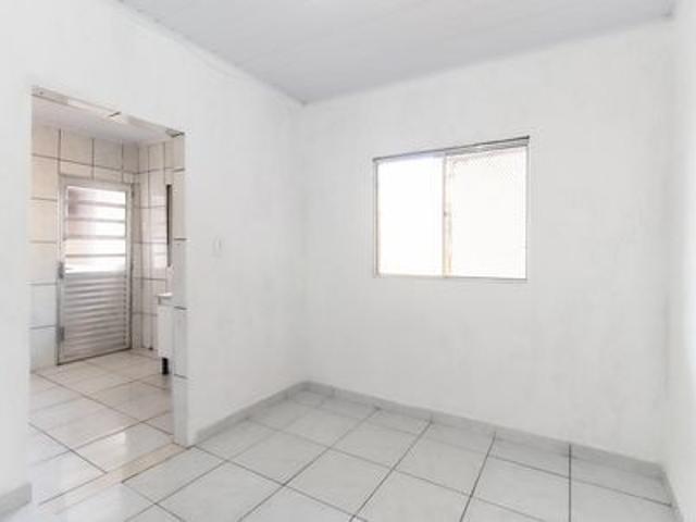 Casa para alugar com 40m², 1 quarto e sem vaga