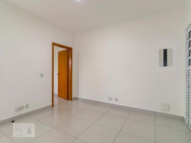 Casa para alugar com 40m², 1 quarto e sem vaga