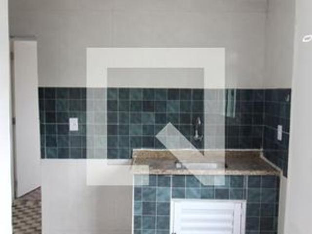 Casa para alugar com 40m², 1 quarto e sem vaga