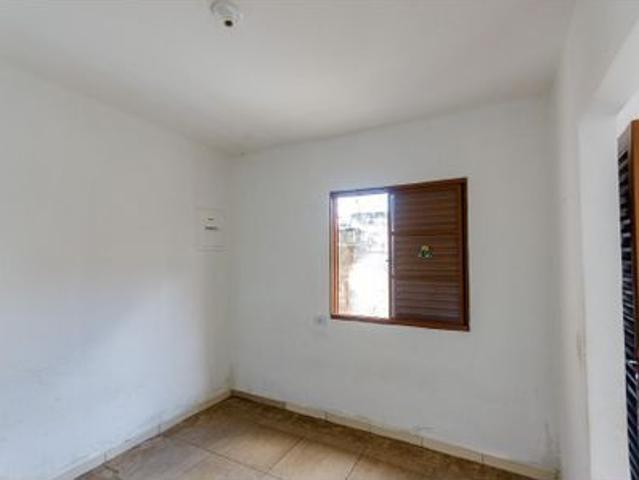 Casa para alugar com 40m², 1 quarto e sem vaga
