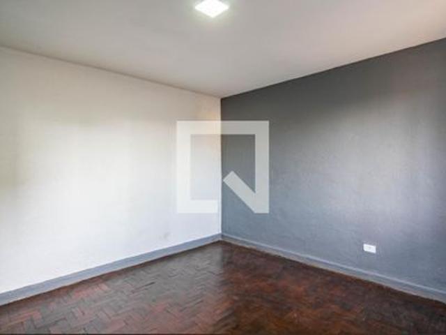 Casa para alugar com 40m², 1 quarto e sem vaga