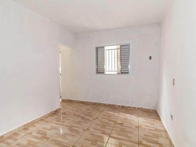 Casa para alugar com 40m², 1 quarto e sem vaga