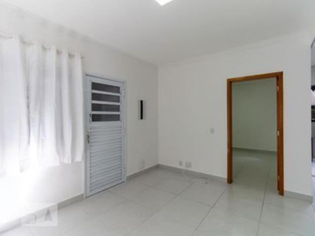 Casa para alugar com 40m², 1 quarto e sem vaga