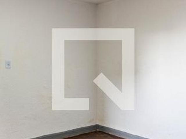 Casa para alugar com 40m², 1 quarto e sem vaga