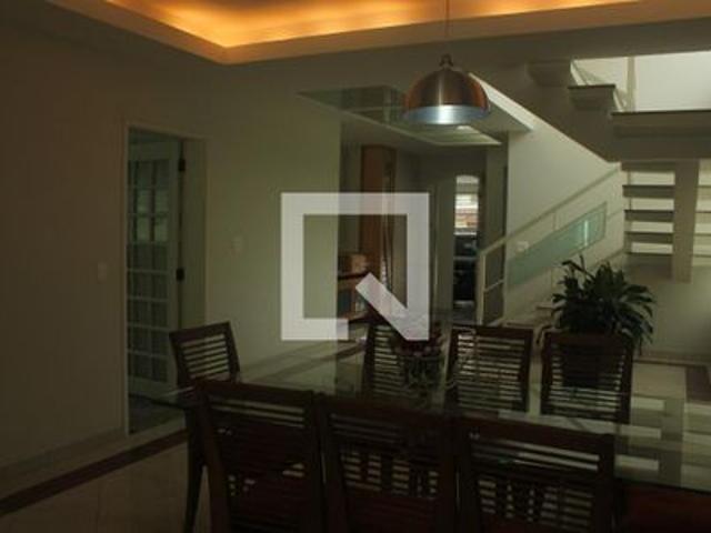 Casa para alugar com 414m², 5 quartos e 7 vagas