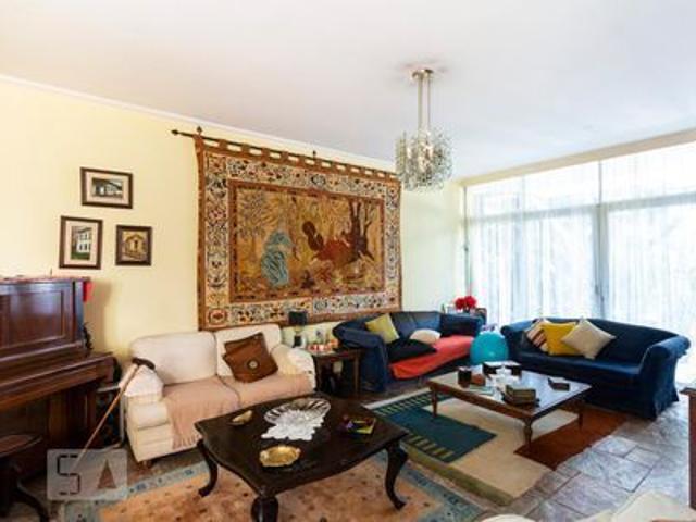 Casa para alugar com 420m², 4 quartos e 4 vagas