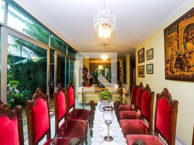 Casa para alugar com 420m², 4 quartos e 4 vagas