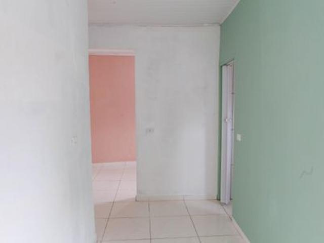 Casa para alugar com 42m², 1 quarto e sem vaga