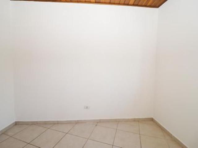 Casa para alugar com 42m², 1 quarto e sem vaga