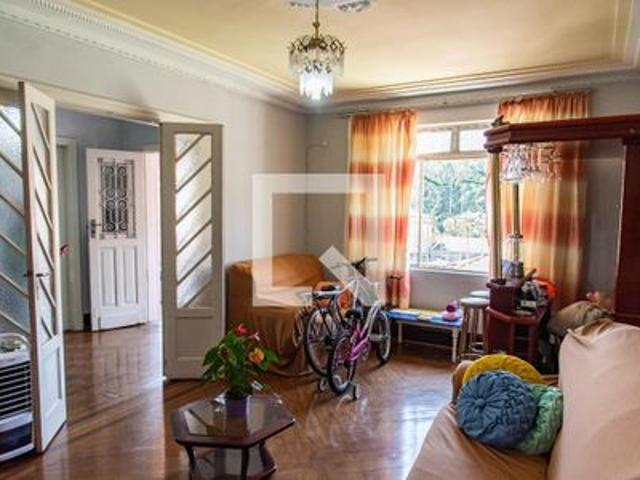 Casa para alugar com 439m², 6 quartos e 6 vagas