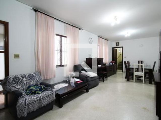 Casa para alugar com 440m², 4 quartos e 3 vagas