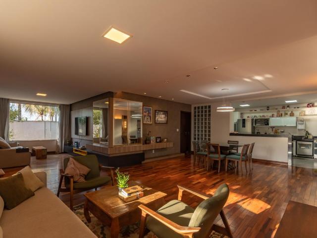 Casa para alugar com 449m², 4 quartos e 6 vagas