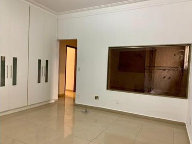 Casa para alugar com 450m², 4 quartos e 8 vagas