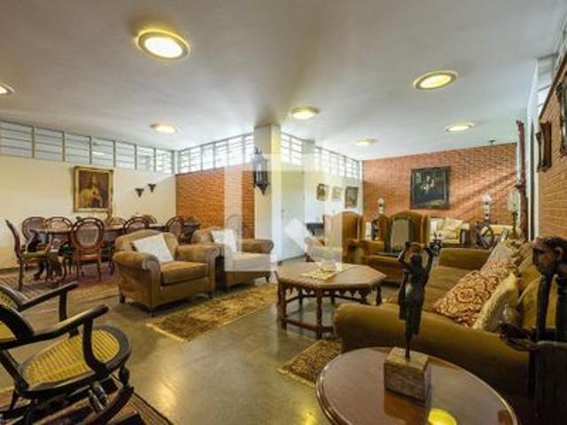 Casa para alugar com 453m², 6 quartos e 4 vagas
