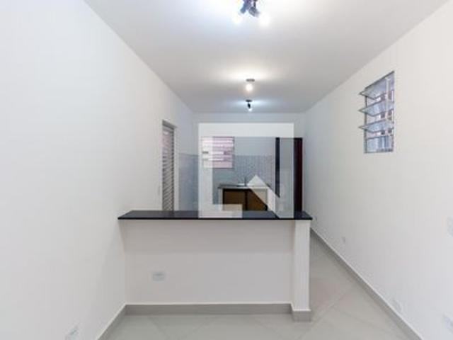 Casa para alugar com 45m², 1 quarto e sem vaga